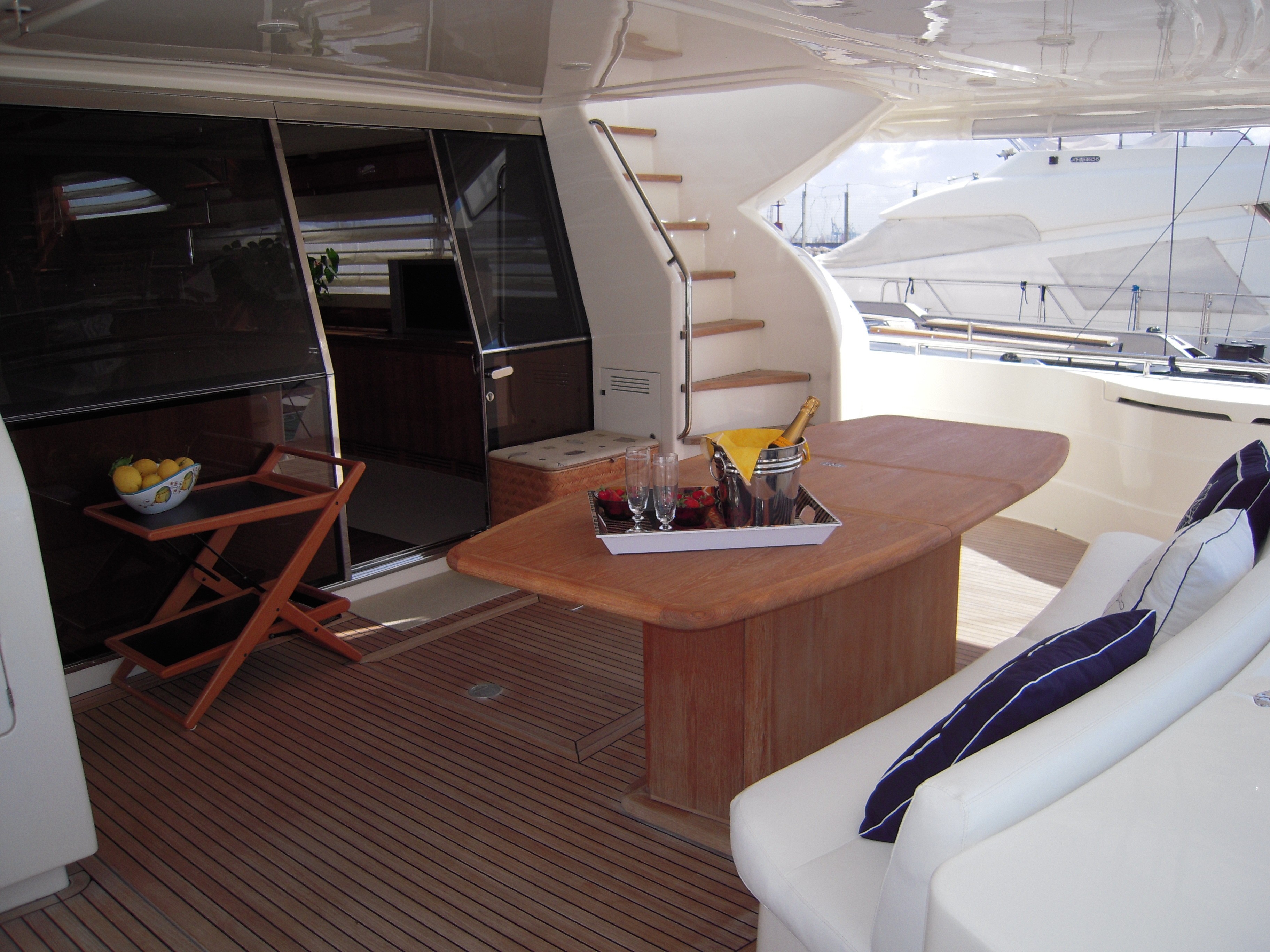 PAMPERO Yacht Charter Details, Ferretti 760 | CHARTERWORLD Luxury ...